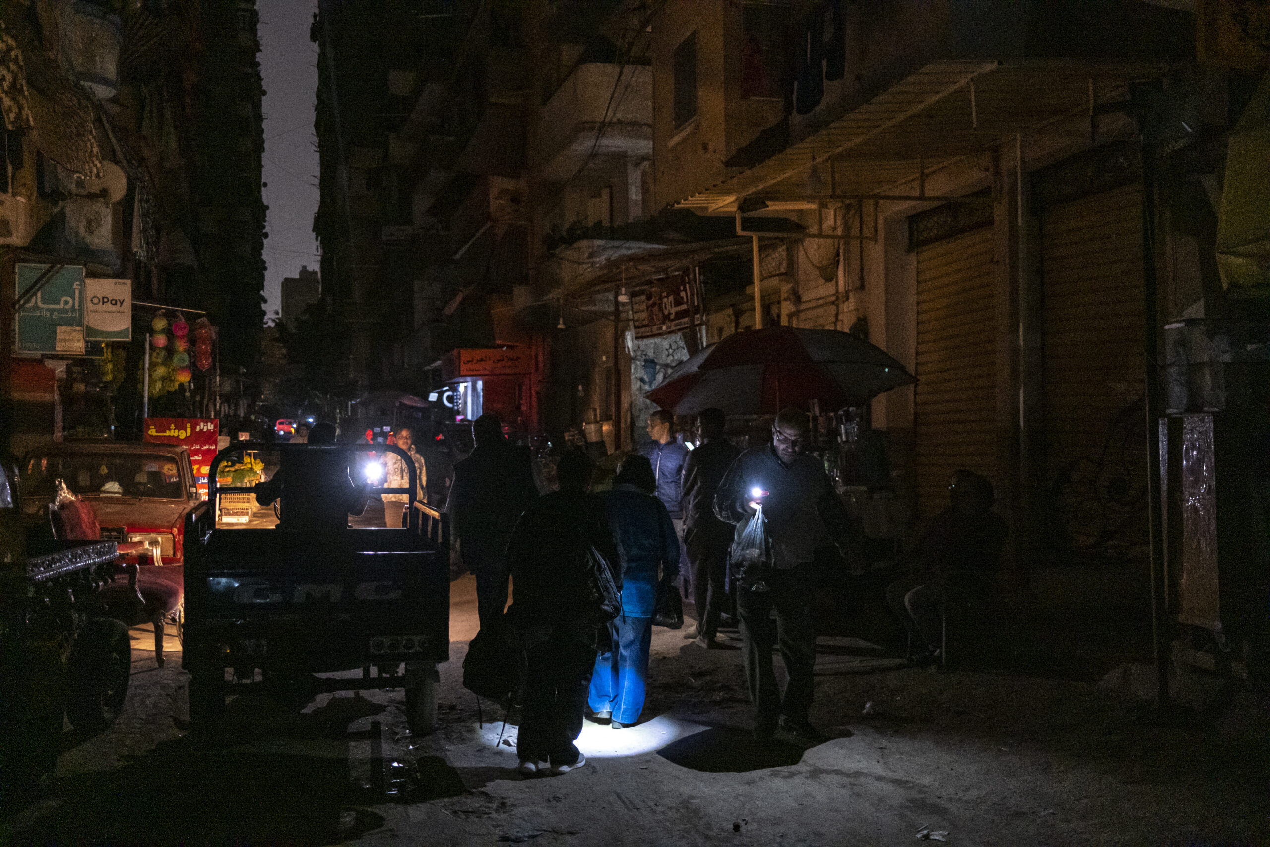 Power Cuts in Egypt Undermine Remote Work - SMEX